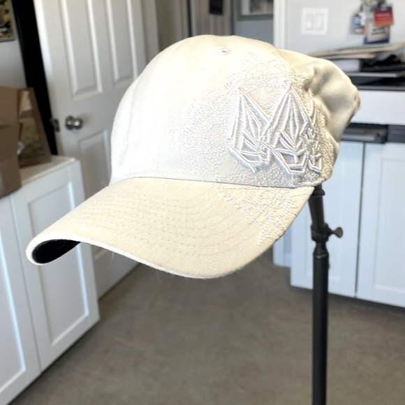 Volcom | Accessories | Vintage White Volcom Hat | Poshmark